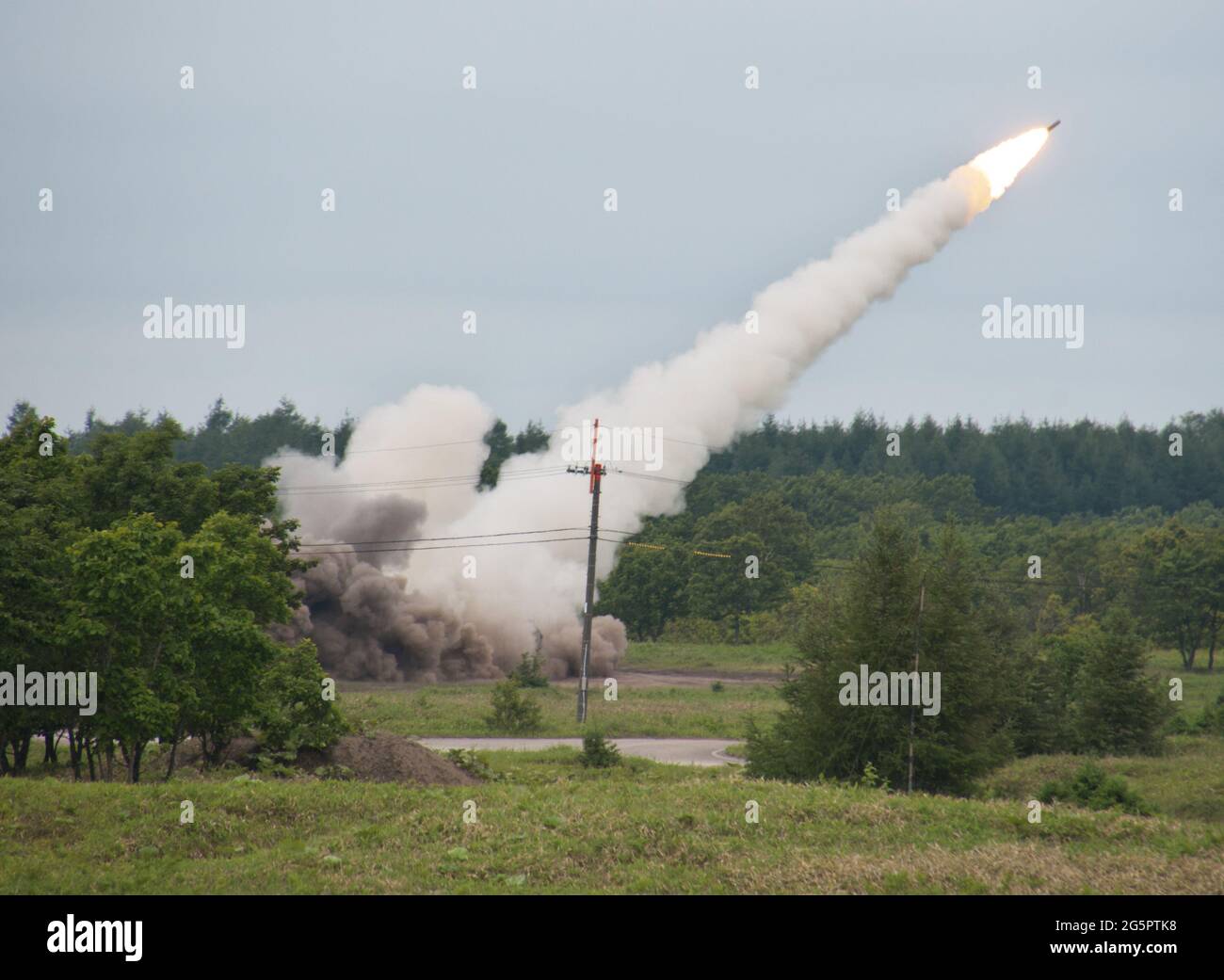 Army high mobility artillery rocket system hi-res stock photography and ...