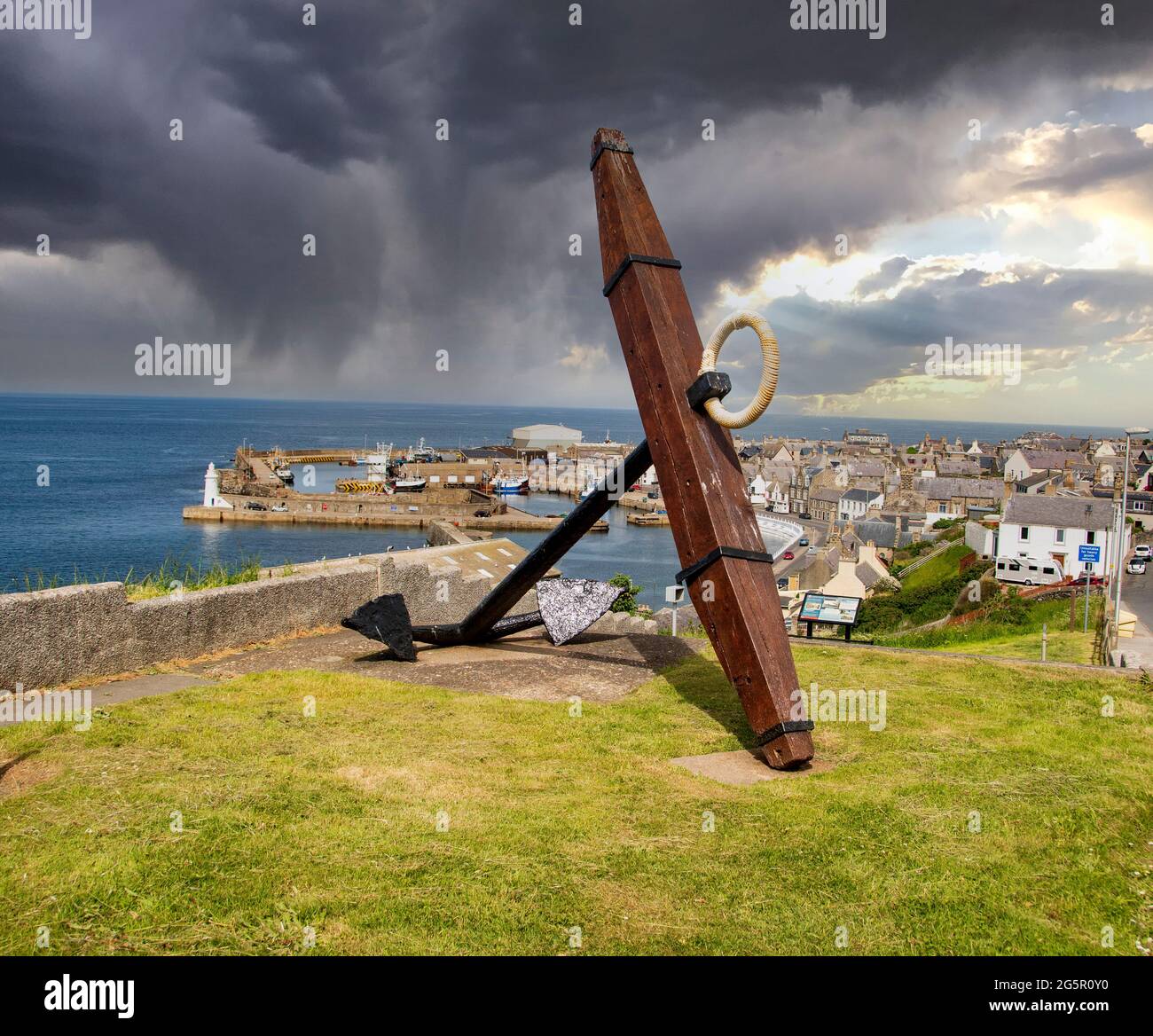 Scotland macduff lighthouse hi-res stock photography and images - Alamy