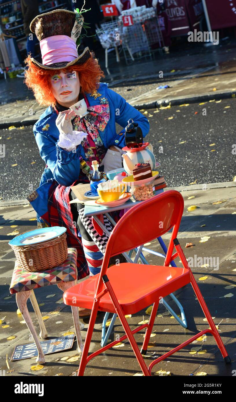 Johnny Depp Mad Hatter Johnny Depp Returns As Mad Hatter In Alice