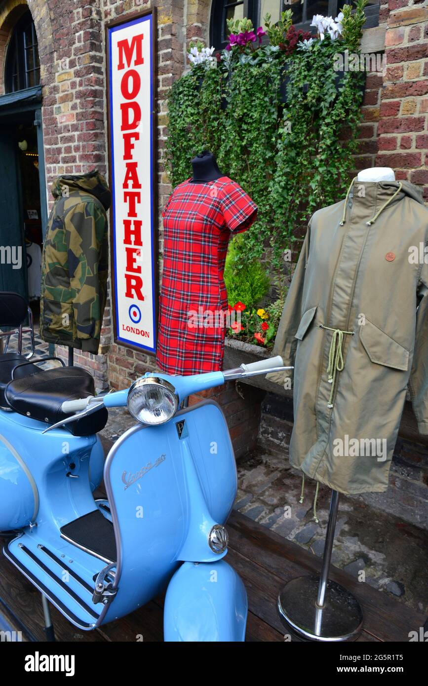 UNITED KINGDOM. ENGLAND. LONDON. CAMDEN LOCK. MODFATHER IS A VINTAGE ...