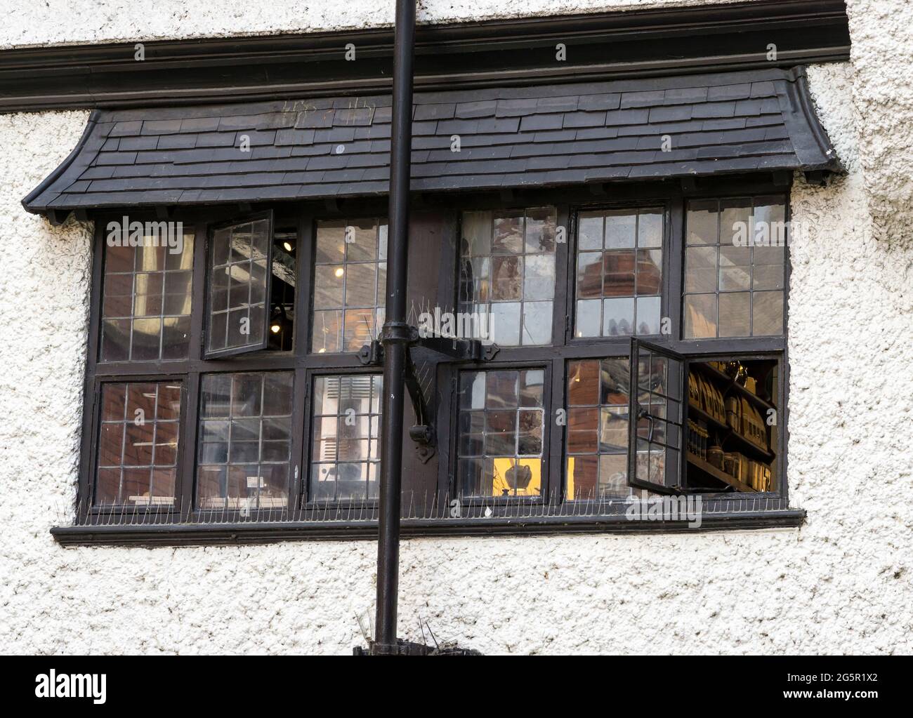 Leaded light window rear stokes cafe Lincoln City 2021 Stock Photo - Alamy