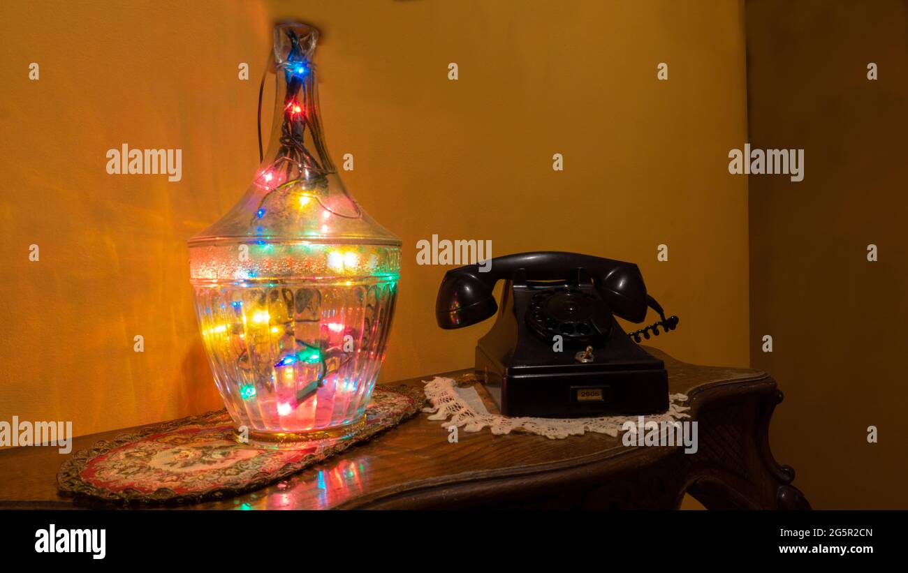 Vintage dial wheel telephone hi-res stock photography and images - Alamy