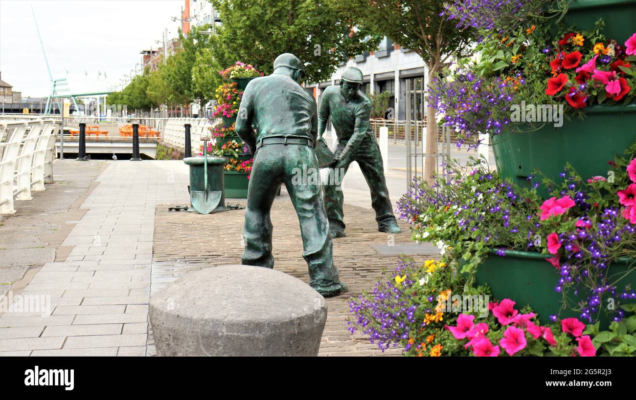 Limerick city river walk hi-res stock photography and images - Alamy