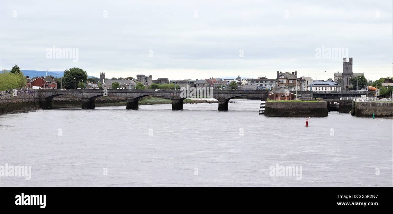 Limerick City, Ireland, River Shannon, Stroll through the city, Beauty ...