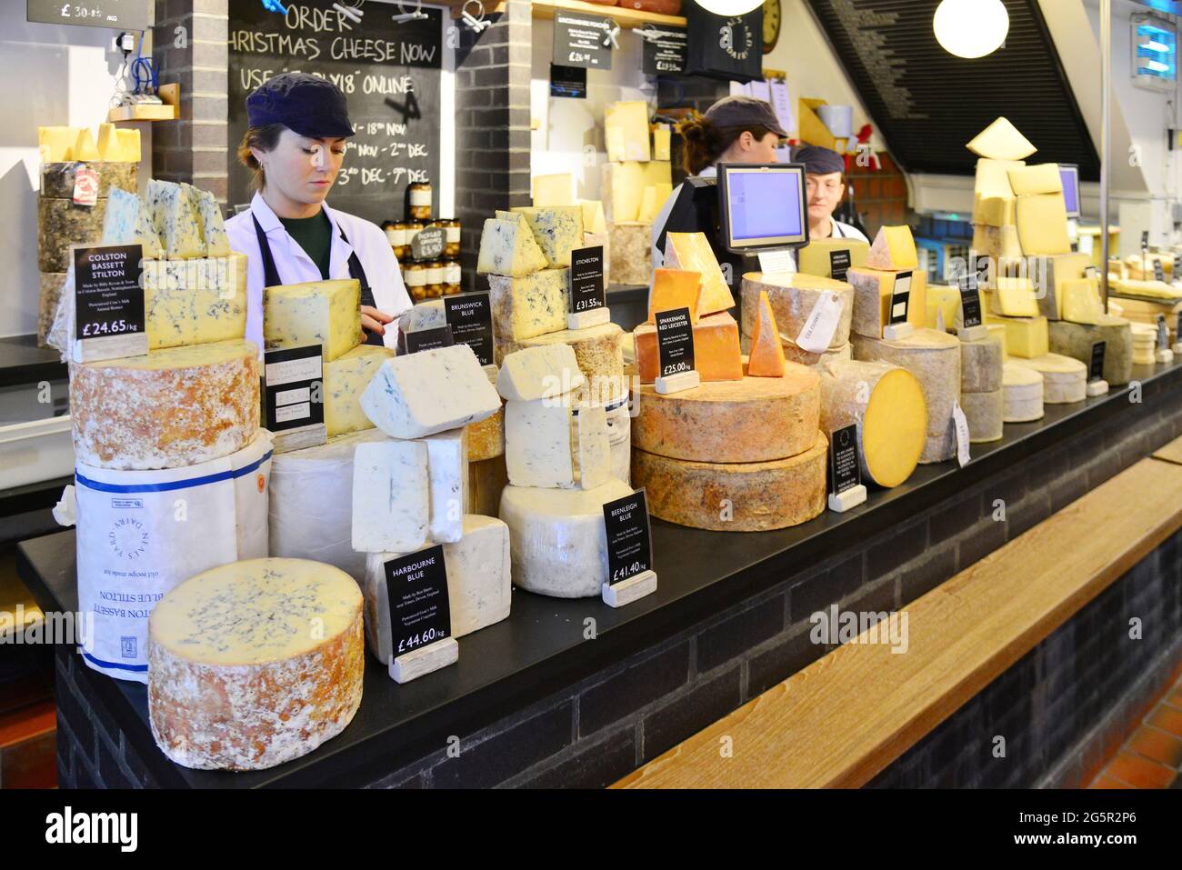English cheeses hi-res stock photography and images - Alamy