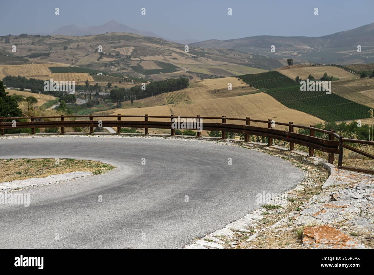 Dangerous bend hi-res stock photography and images - Alamy