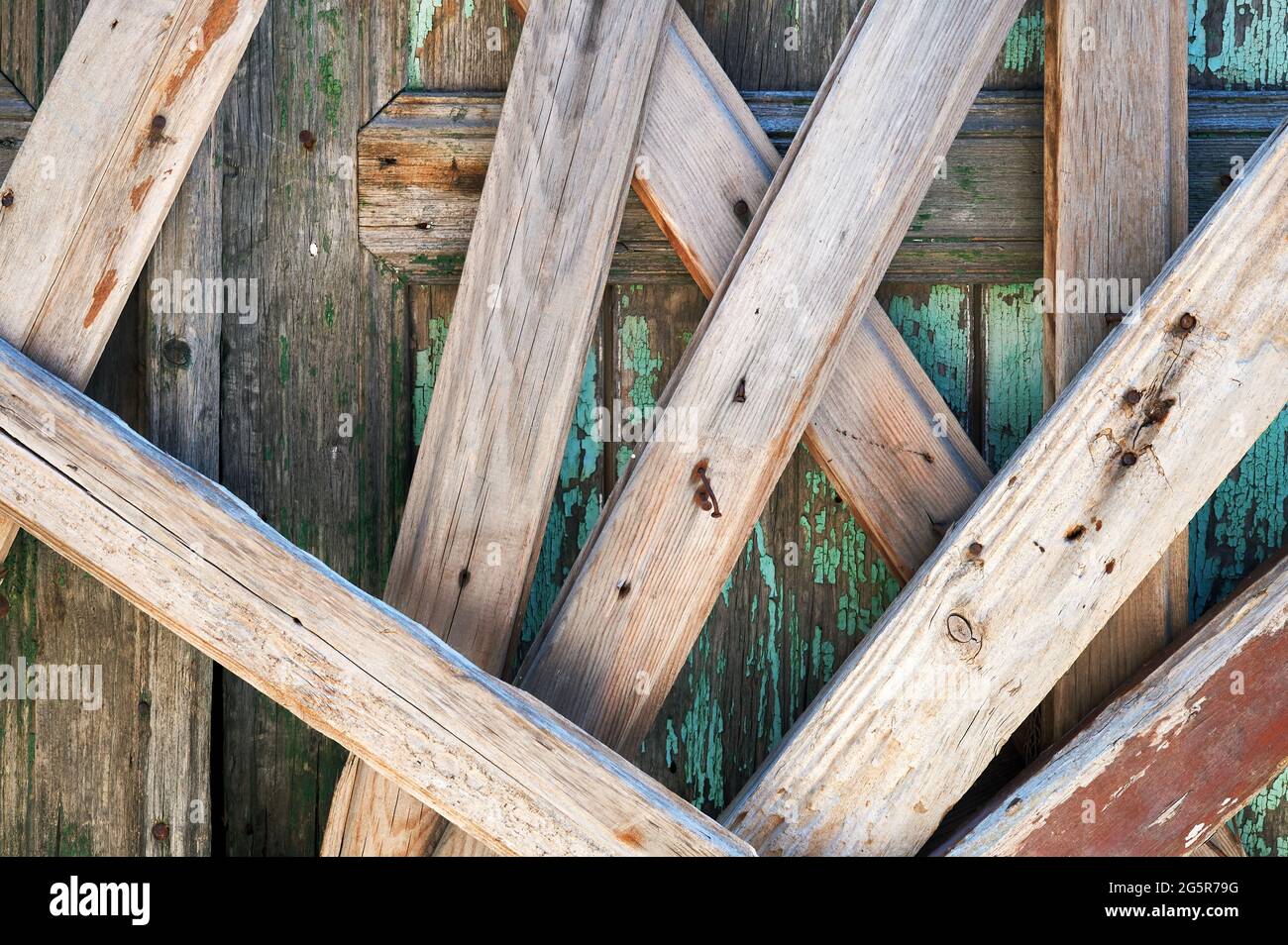 A door nailed shut hi-res stock photography and images - Alamy