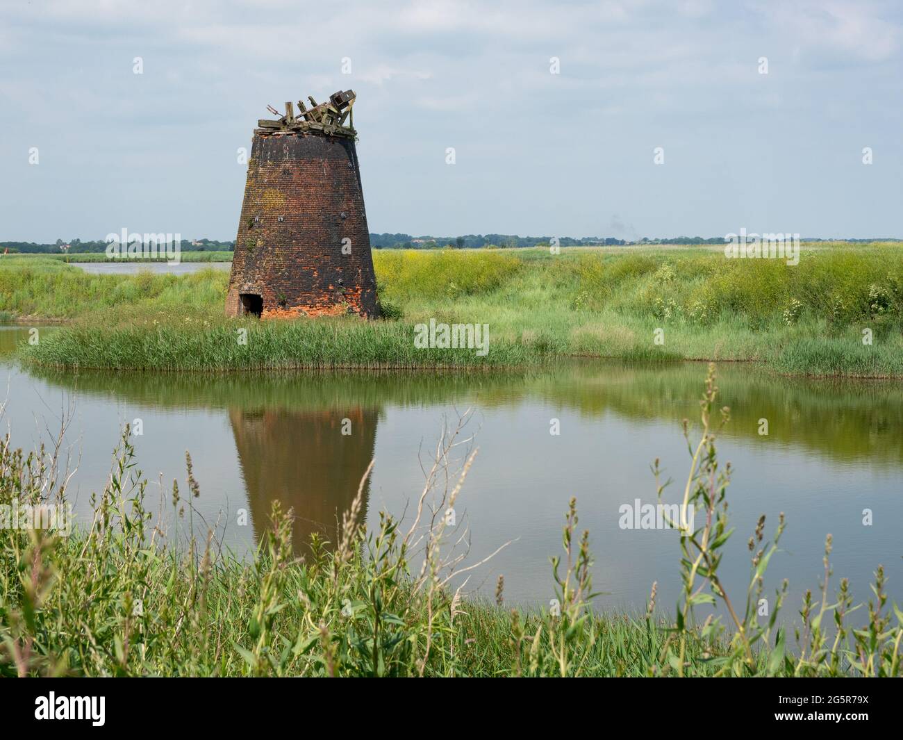 Norfolk Drainage channels and marshes Stock Photo - Alamy