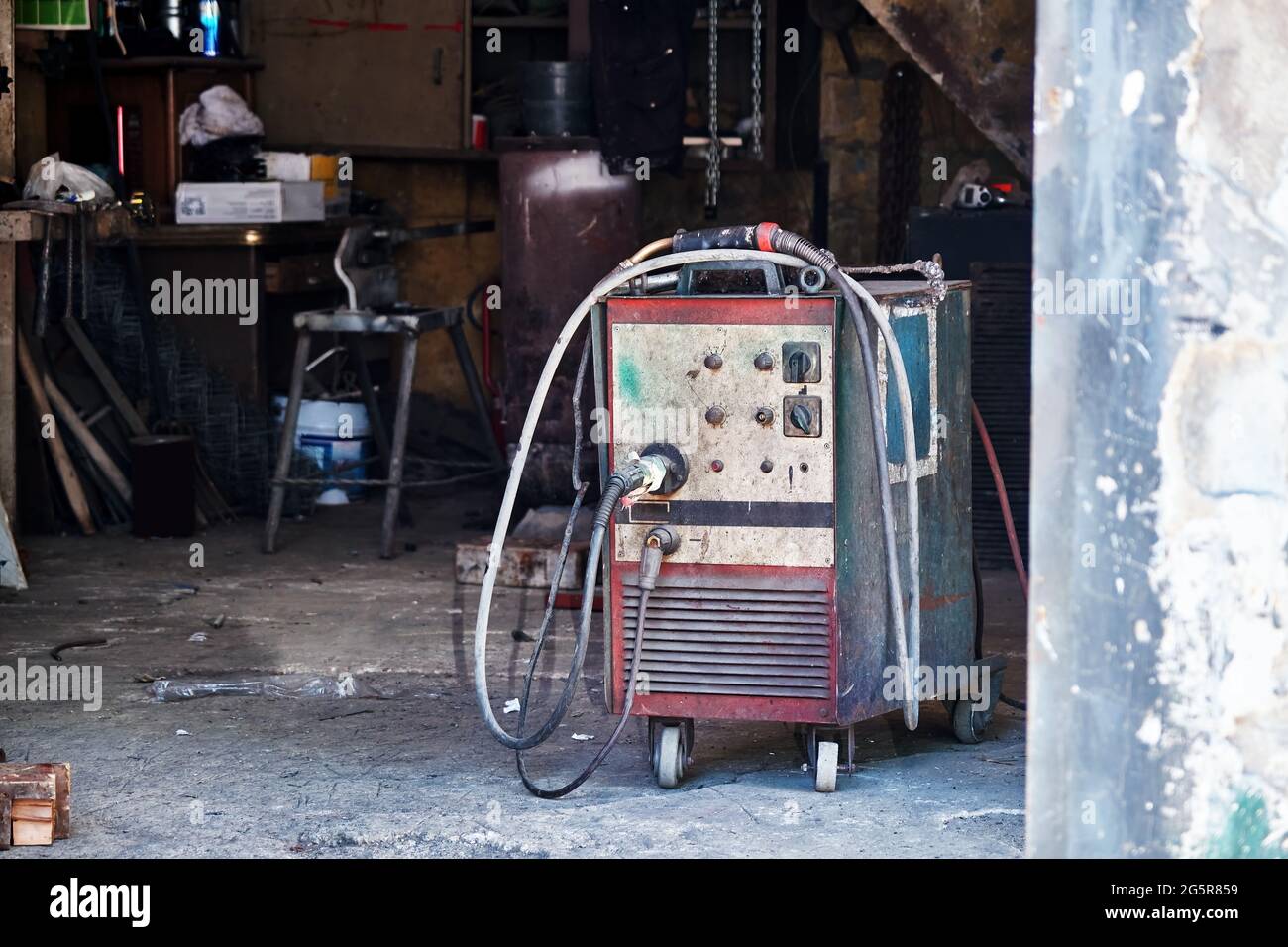 Welding machine hi-res stock photography and images - Alamy