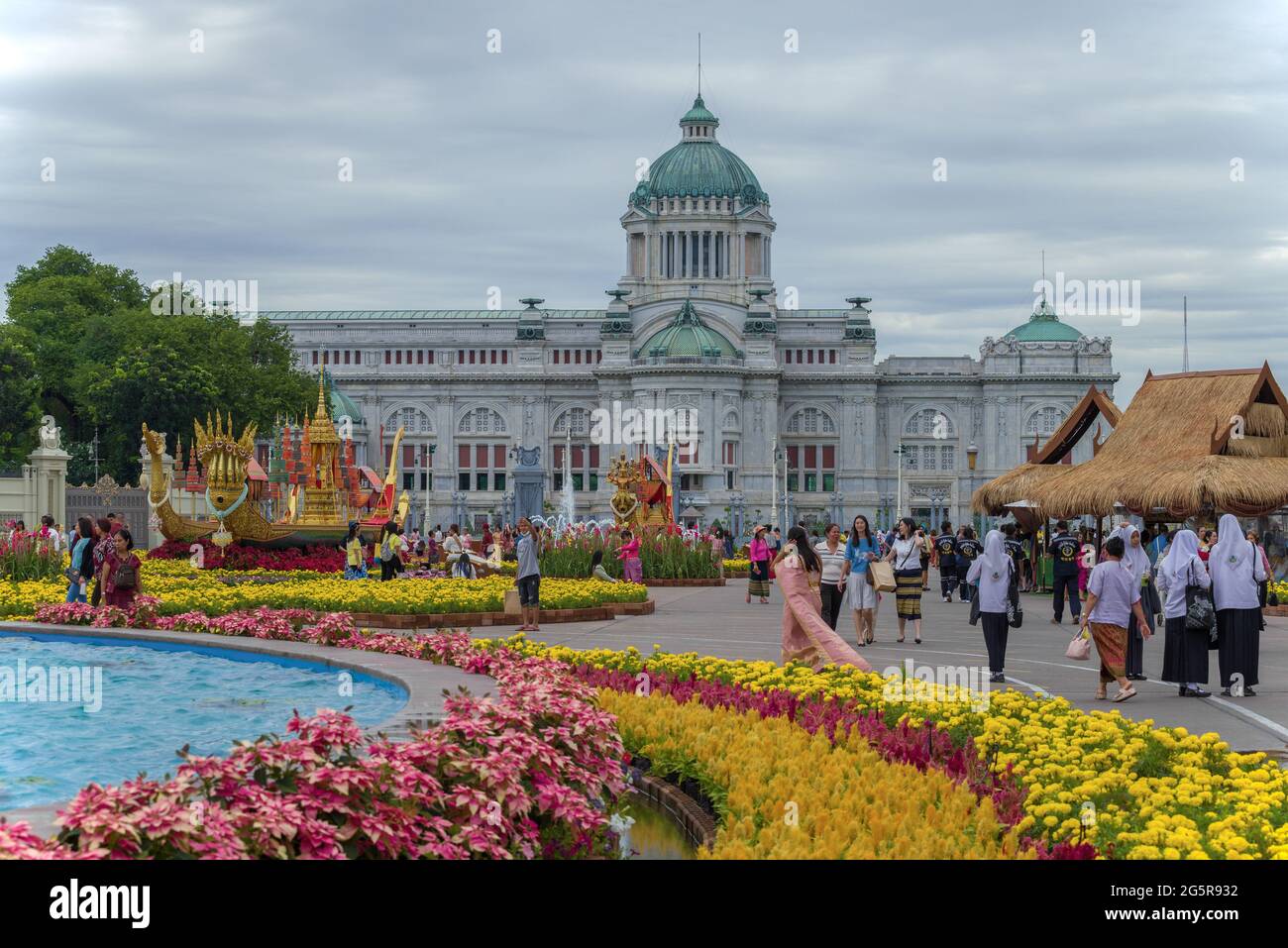 BANGKOK, THAILAND - JANUARY 03, 2019: Holiday Square at the Royal ...