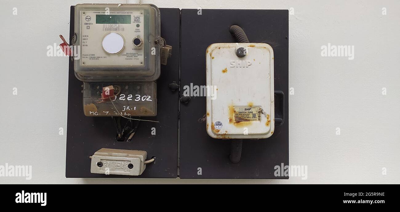 The single-phase static electricity meter to show the consumption of ...