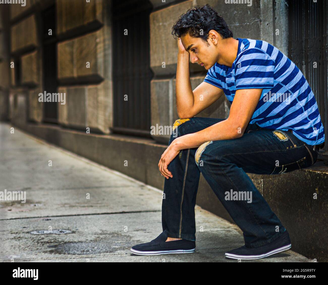 A lonely East Indian American teenager is thinking outside in New York ...
