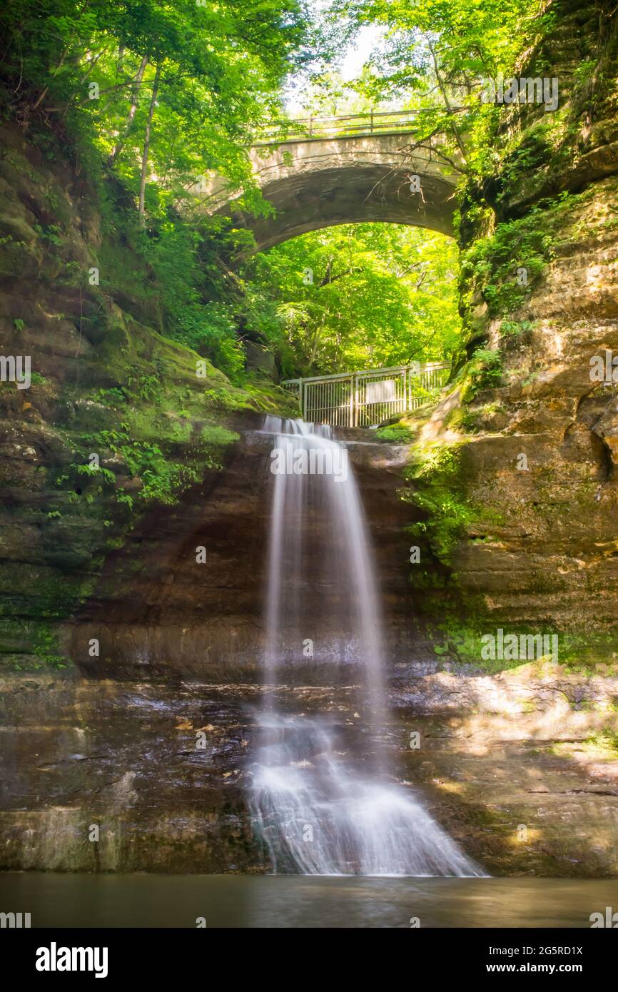Matthiessen State Park Waterfall Nature Stock Photo - Alamy