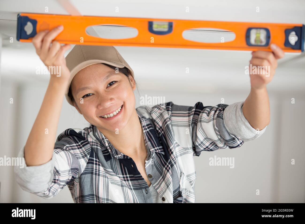 Carpenters level measuring hi-res stock photography and images - Alamy