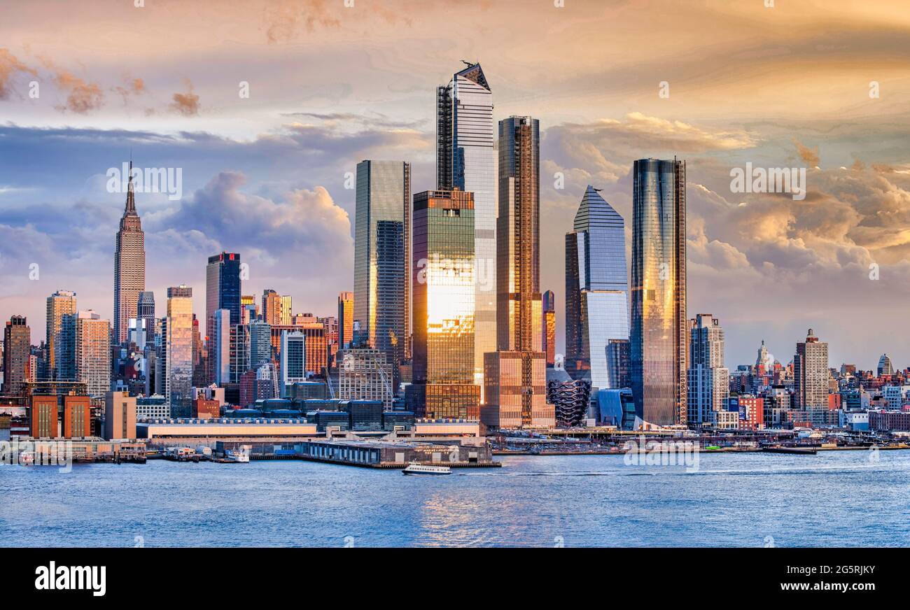 Hudson yards skyline hi-res stock photography and images - Alamy