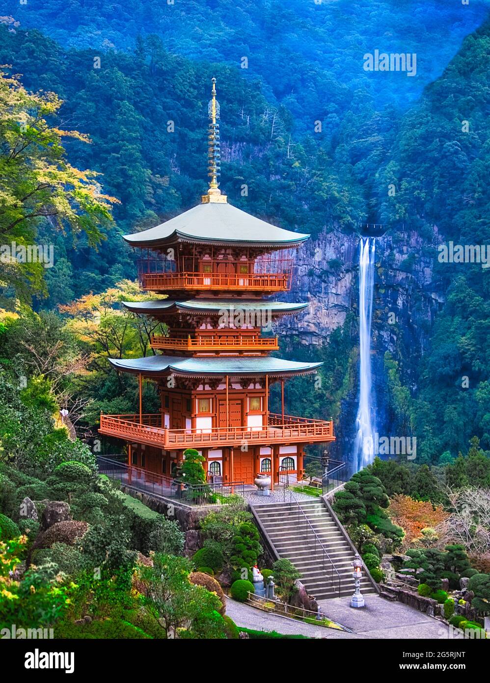 Wakayama Prefecture, Nachi Taisha Shrine, Nachi waterfall, tallest in ...