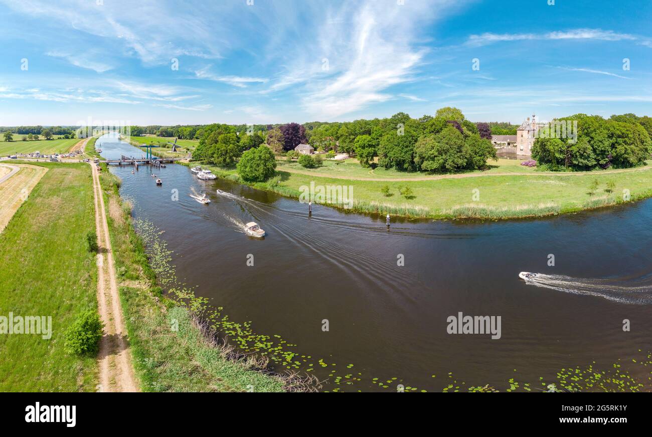 Keppel castle at the bank of the river Oude IJssel Stock Photo - Alamy