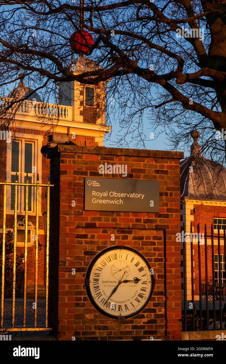 The Shepherd 24 Hour Gate Clock High Resolution Stock Photography and ...