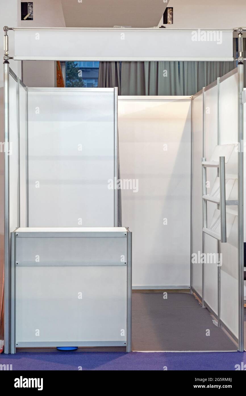 Small exhibition booth hi-res stock photography and images - Alamy