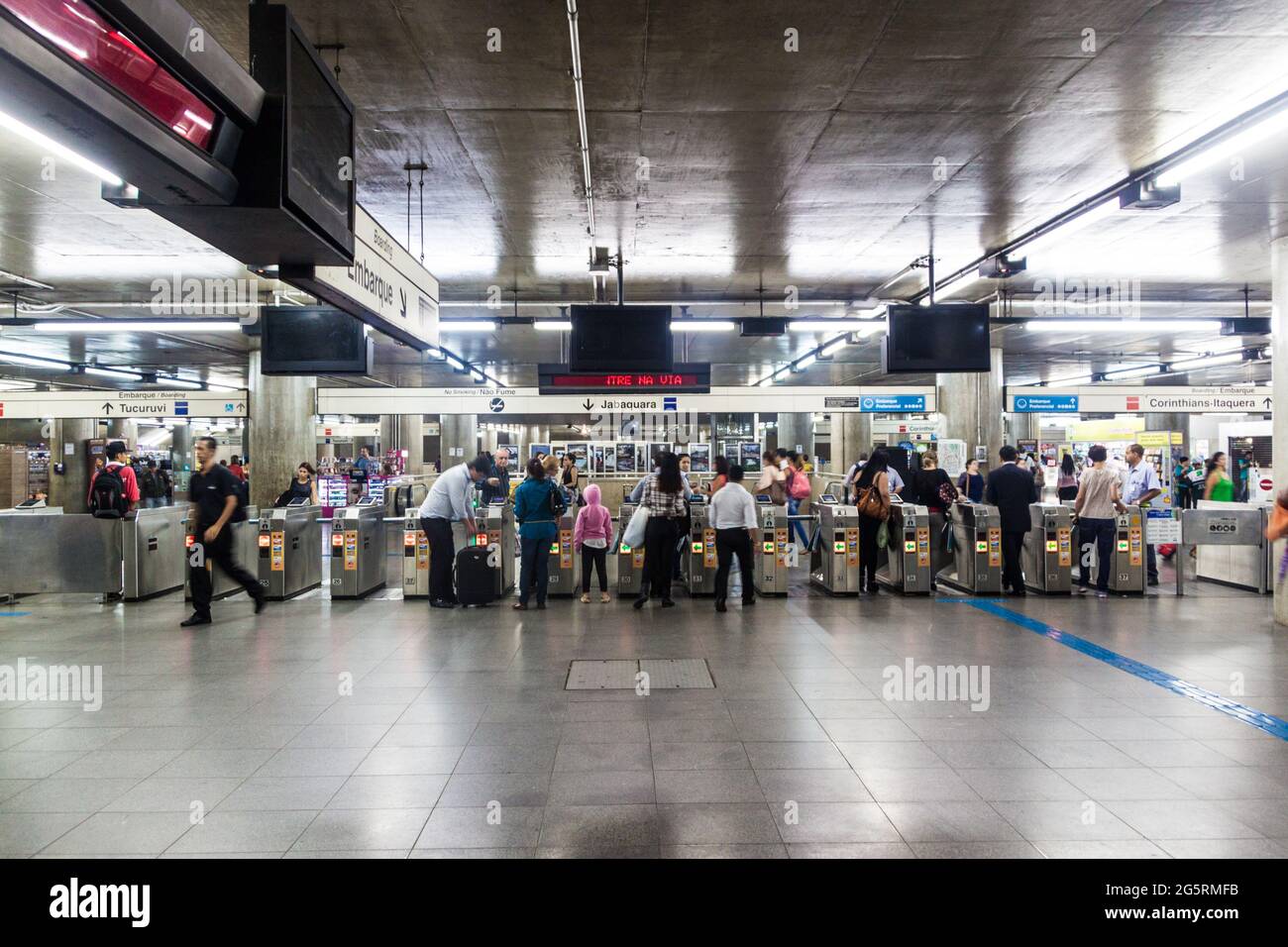 Sao paulo metro hi-res stock photography and images - Alamy