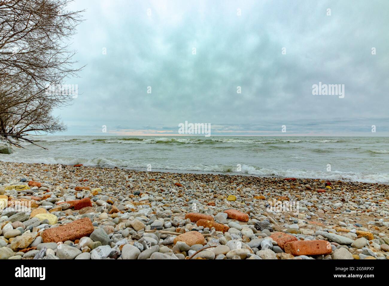 Wide shot rocky coast hi-res stock photography and images - Alamy