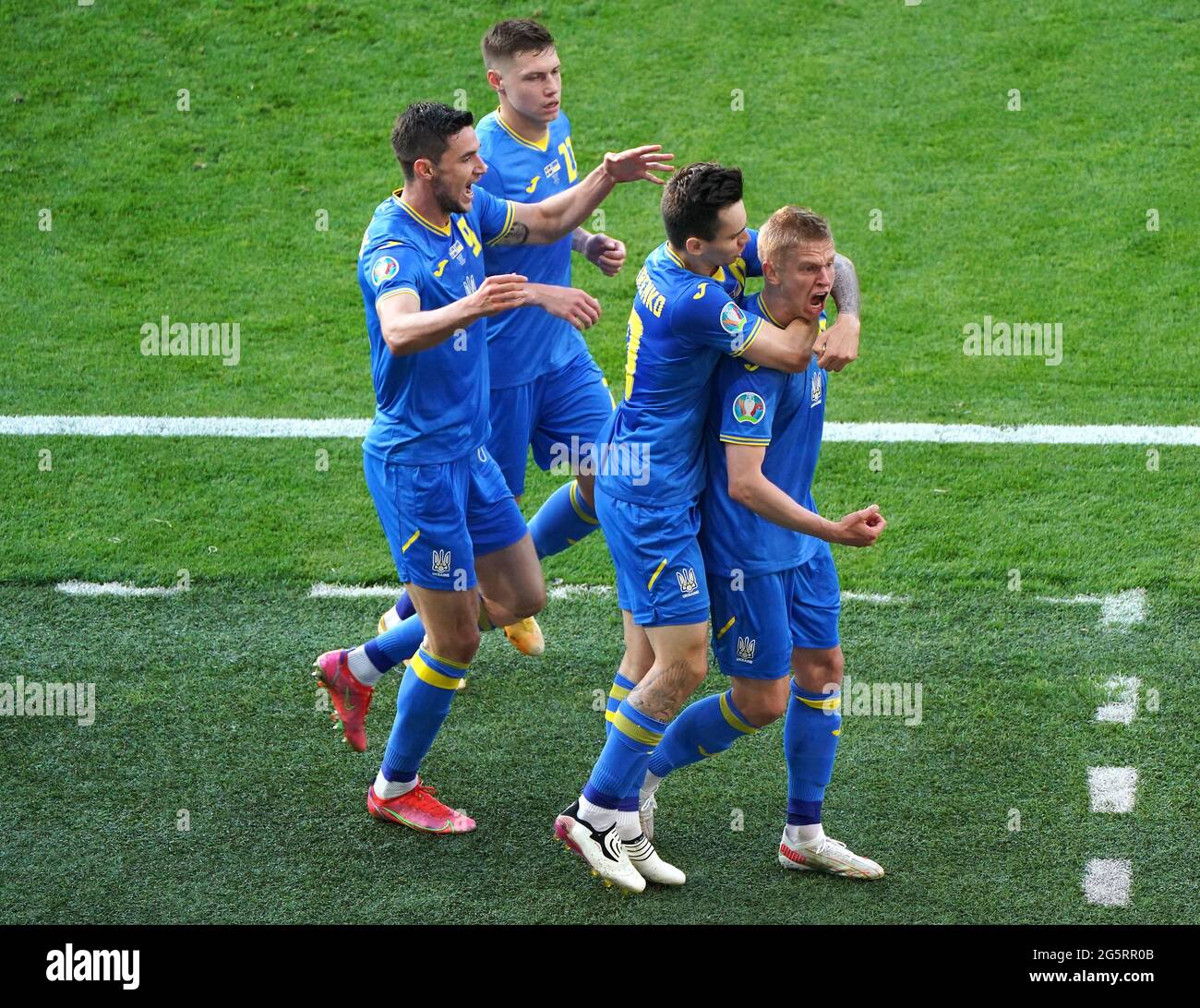 Ukraines Oleksandr Zinchenko Right Celebrates Scoring Their Sides