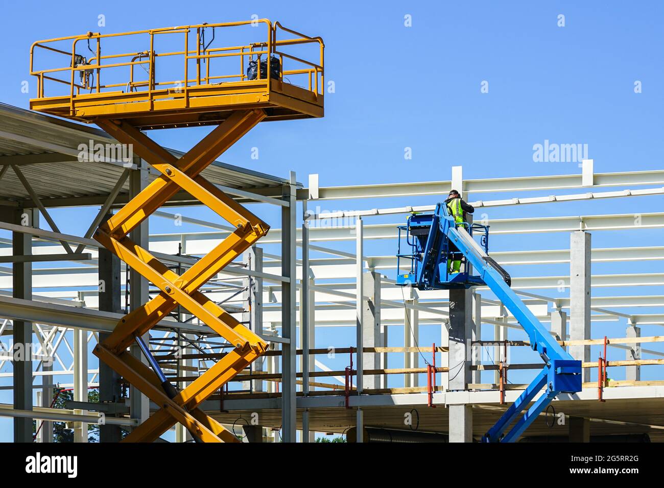 modern mobile self propelled hydraulic lifting platform and scissor ...