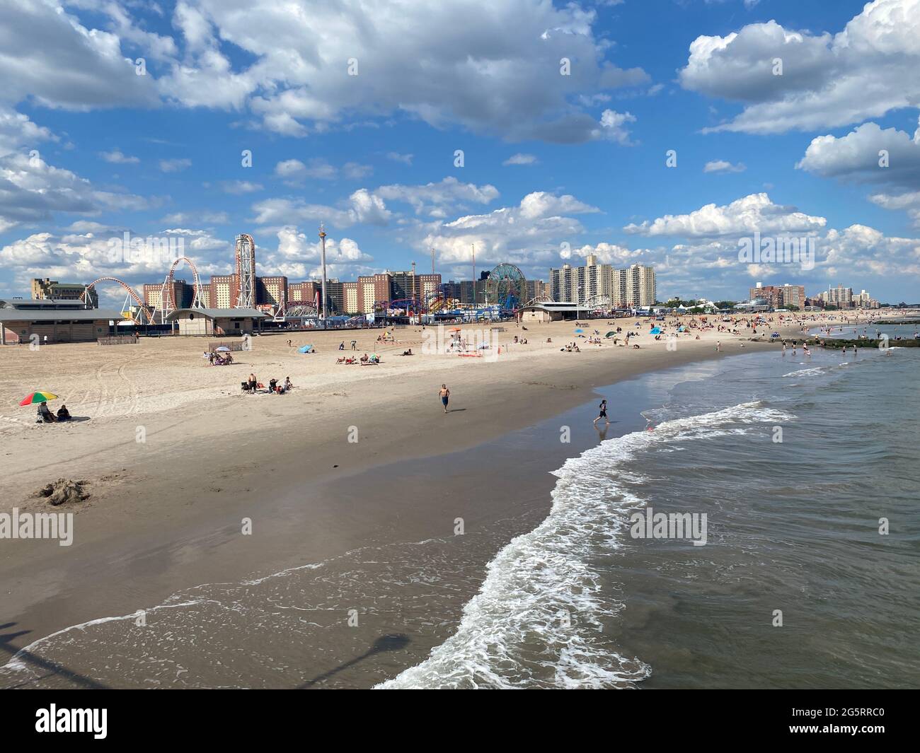 Sunbathers beach new york hi-res stock photography and images - Alamy