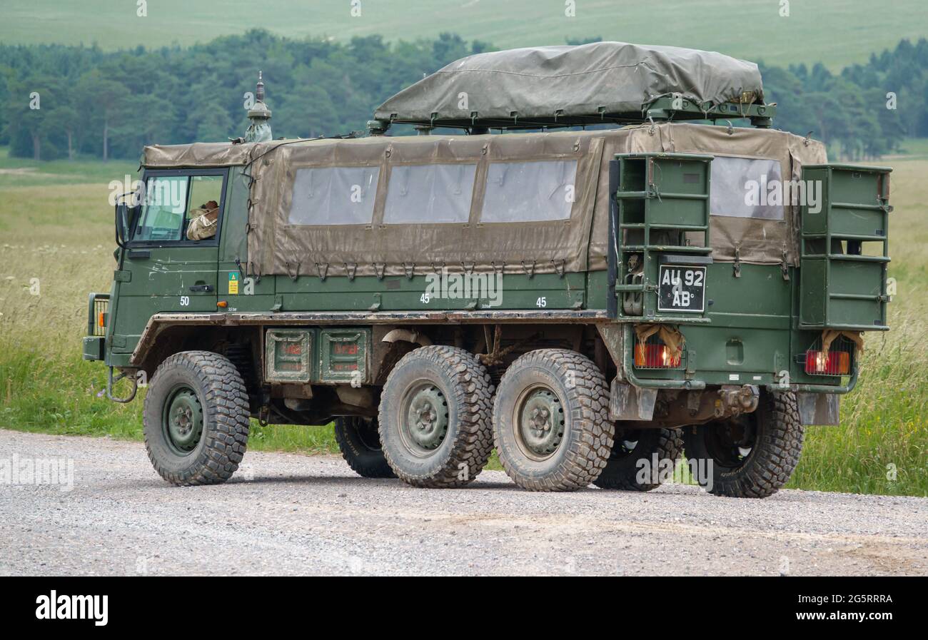 A British army Steyr-Daimler-Puch - BAE Systems Pinzgauer high-mobility ...