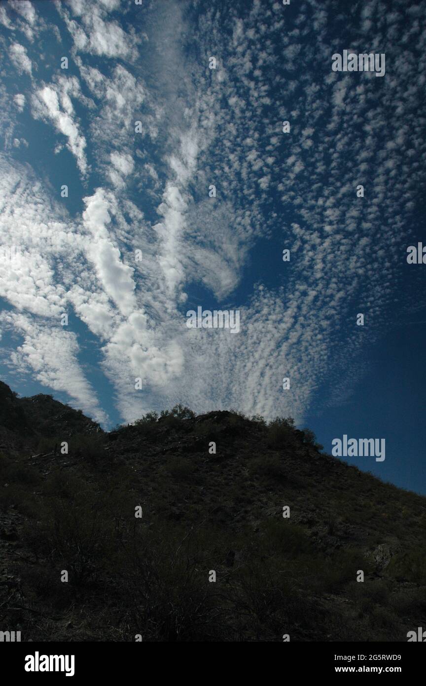 Fascinating Cloud Formation in deep blue sky over South Mountain ...