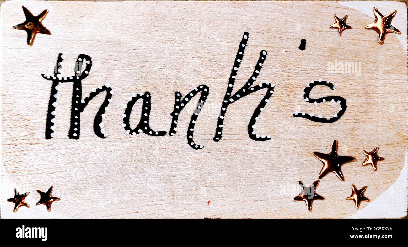 poster giving thanks written on rustic wood Stock Photo - Alamy