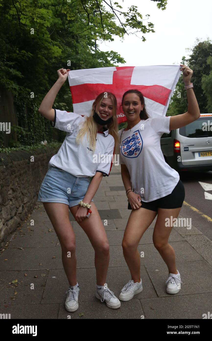 Geordie and immy england fans hi-res stock photography and images - Alamy