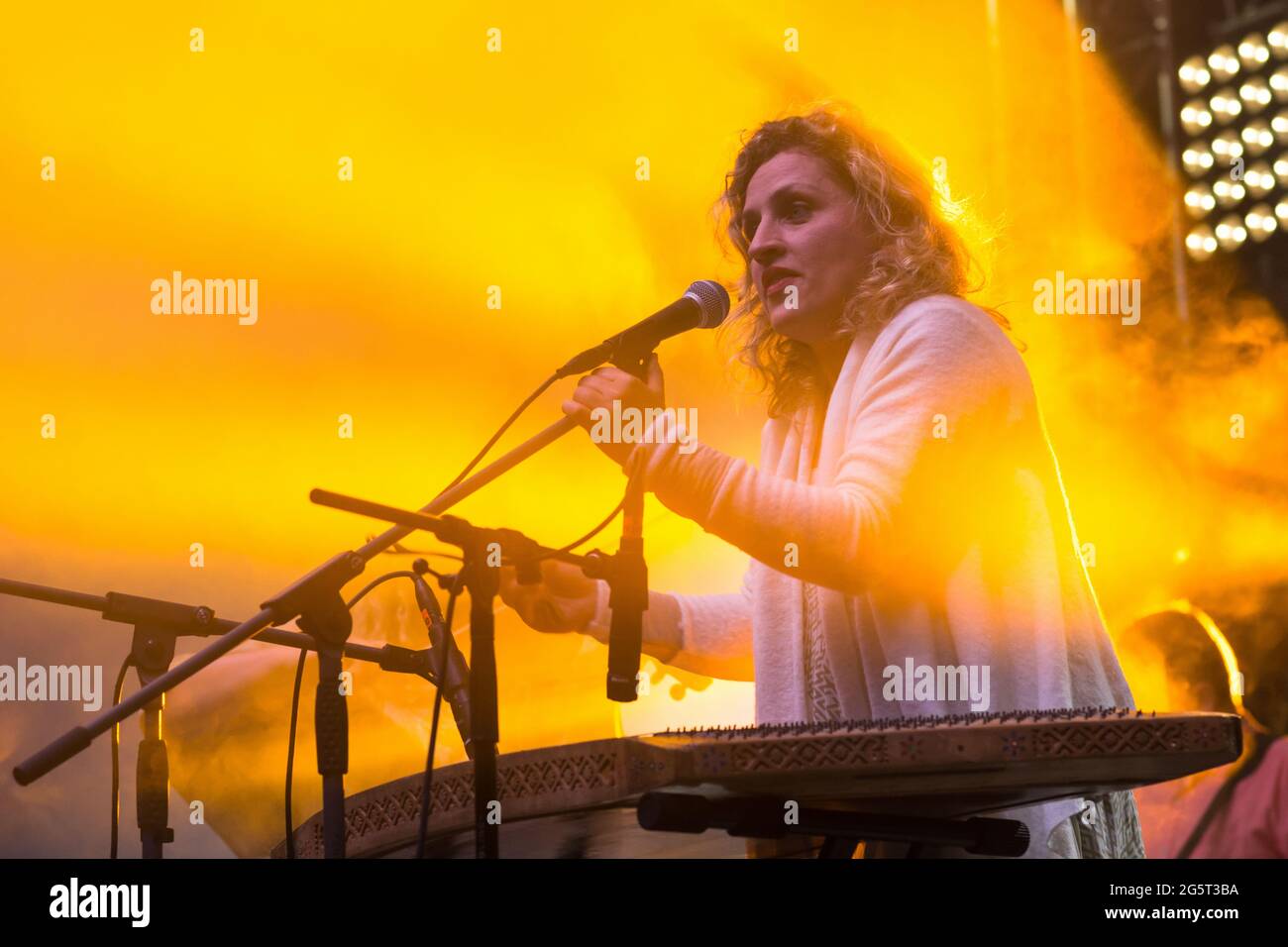 Instrument art artist festival hi-res stock photography and images - Alamy