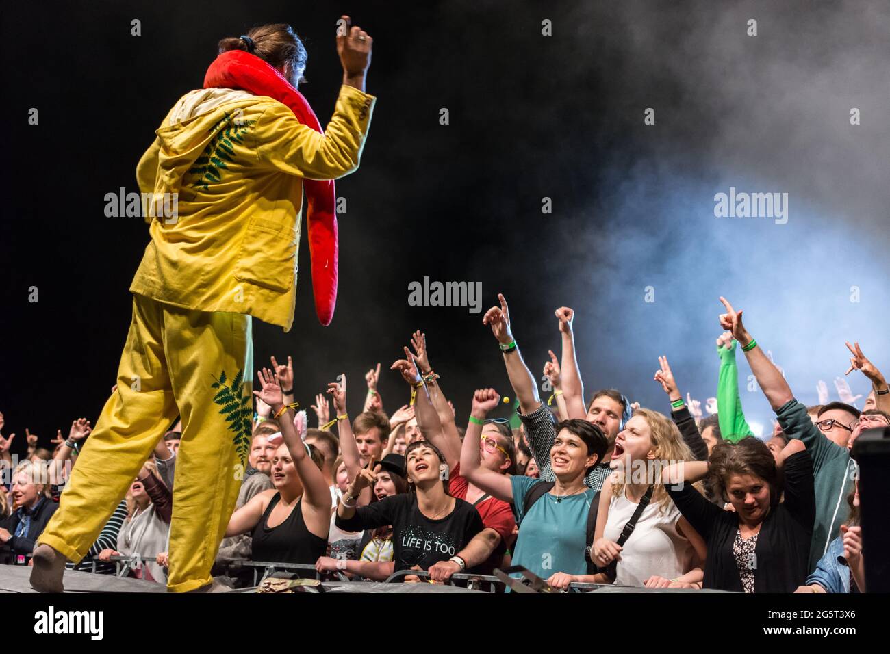 Happy singing crowd hi-res stock photography and images - Alamy