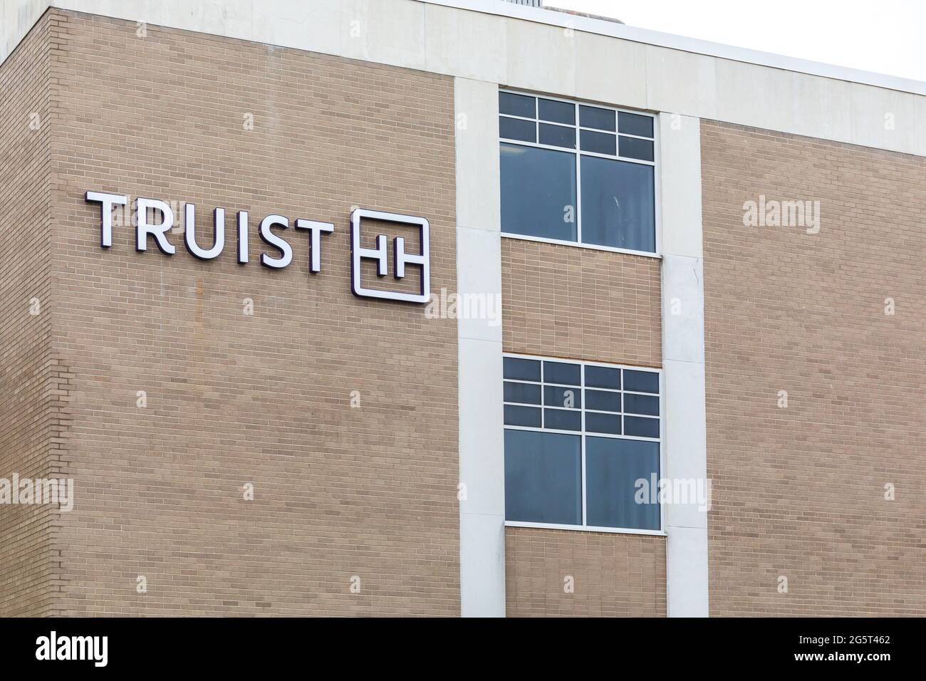 Truist brand hi-res stock photography and images - Alamy