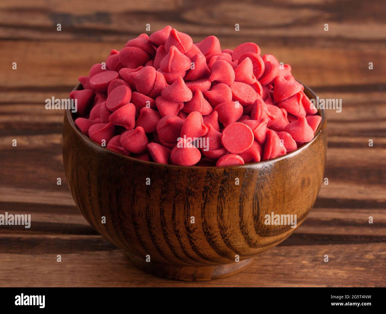 A Bowl of Gourmet Red Cherry Baking Chips Stock Photo - Alamy