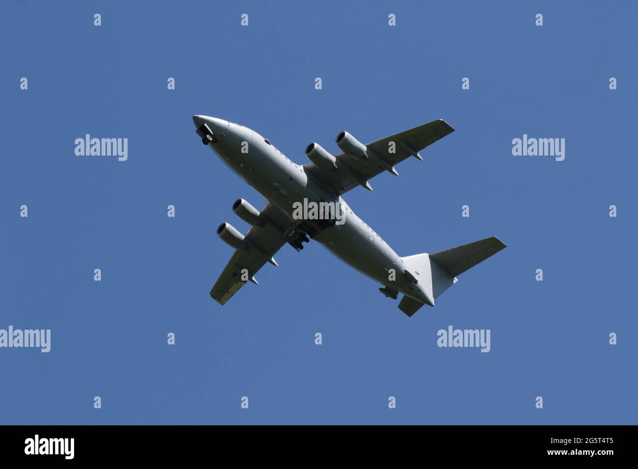 Bae 146 aircraft 32 squadron hi-res stock photography and images - Alamy