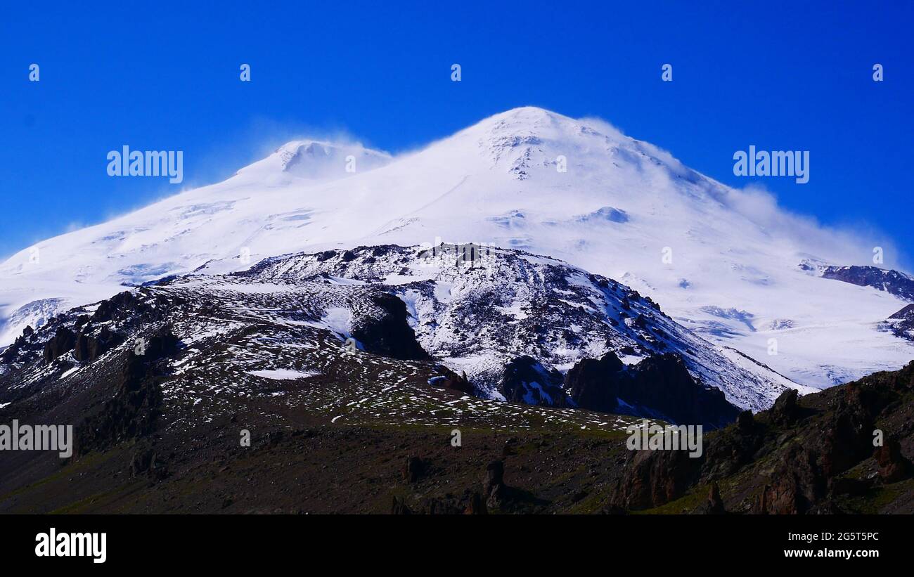 Elbrus glacier hi-res stock photography and images - Alamy