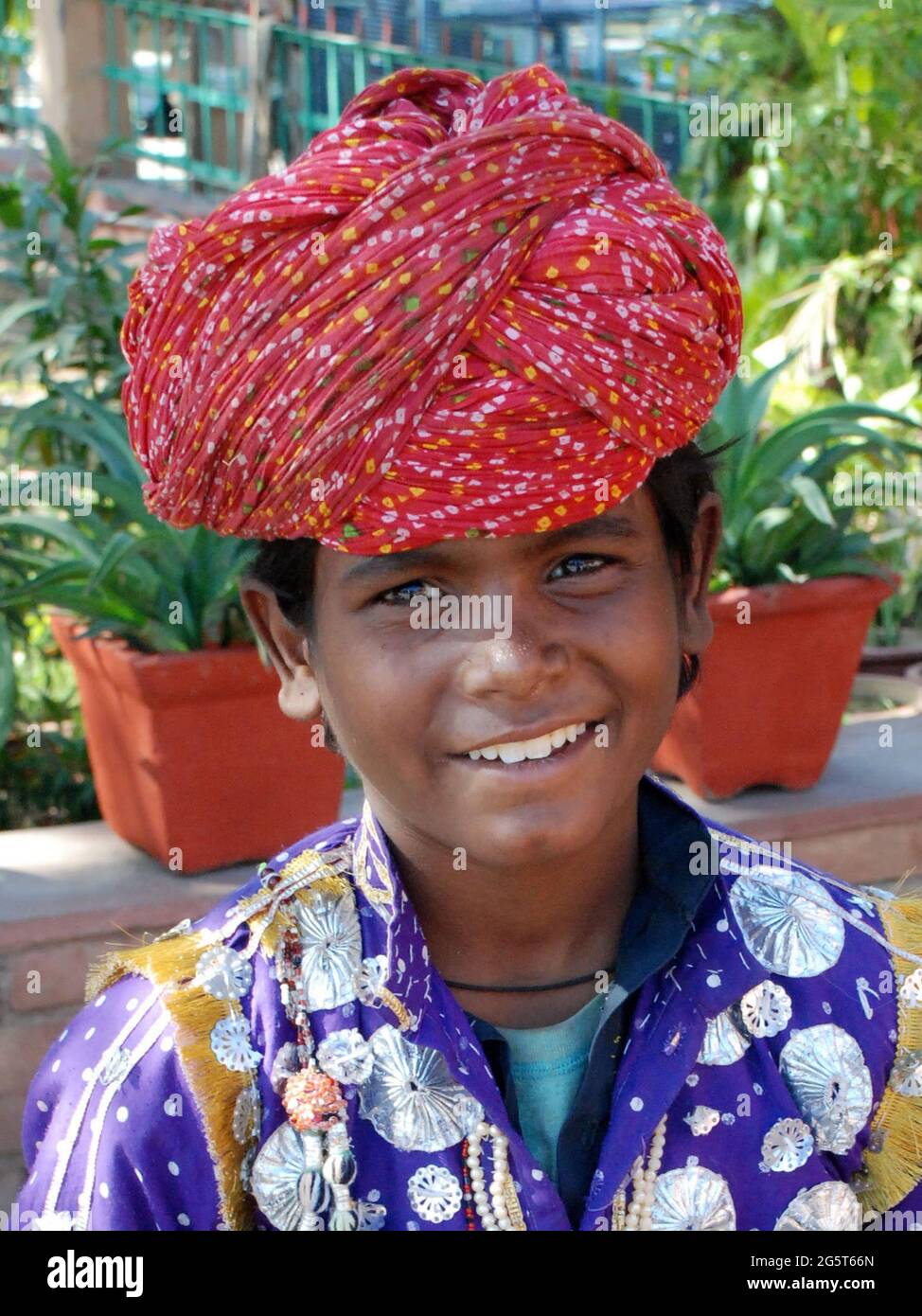 Indian boy with turban hi-res stock photography and images - Alamy
