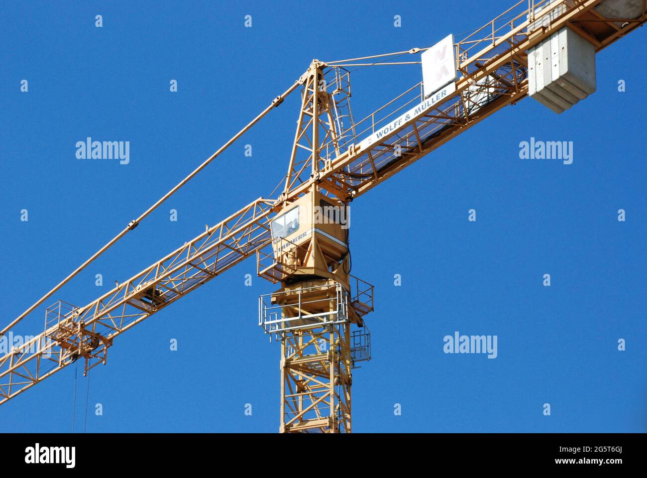 Crane cab hi-res stock photography and images - Alamy