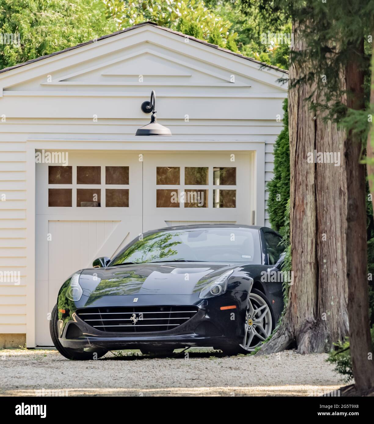 Ferrari In Garage High Resolution Stock Photography and Images - Alamy