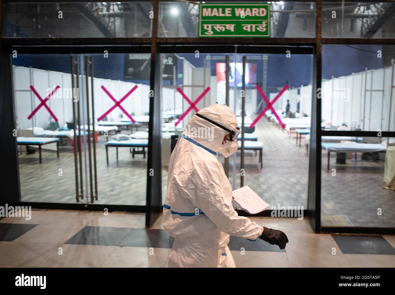 Doctor ppe kit india hi-res stock photography and images - Alamy