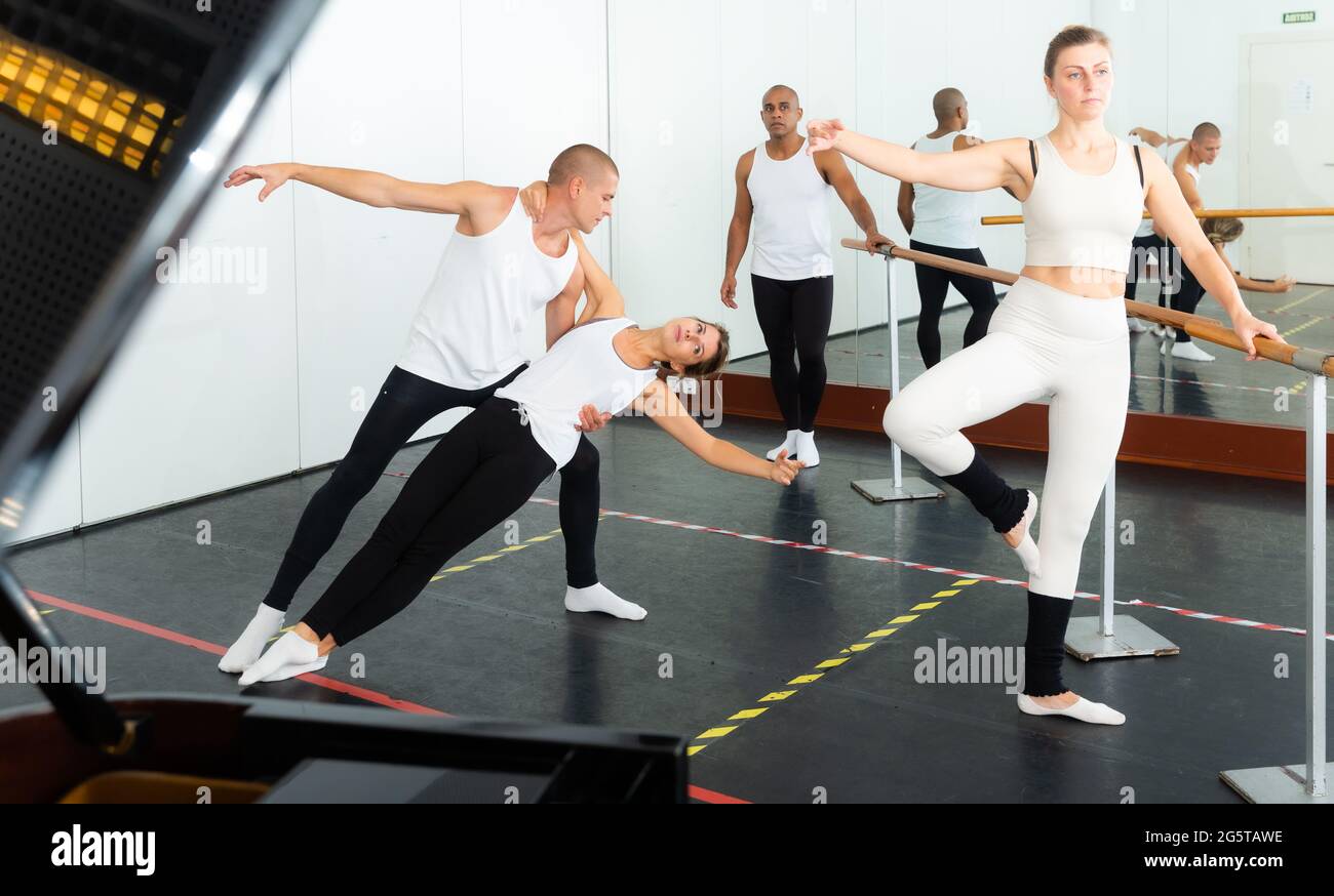 Male ballet dancer jump practice hi-res stock photography and images ...