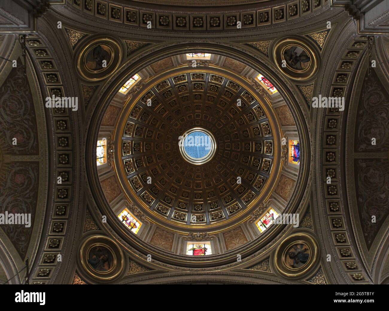 Techo iglesia hi-res stock photography and images - Alamy