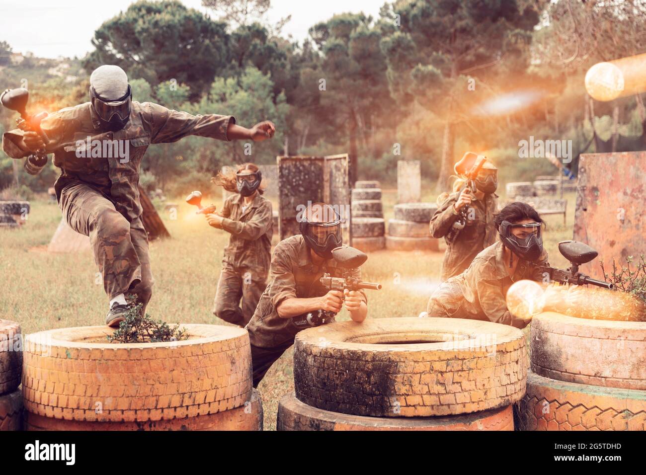 Opposing teams hi-res stock photography and images - Alamy