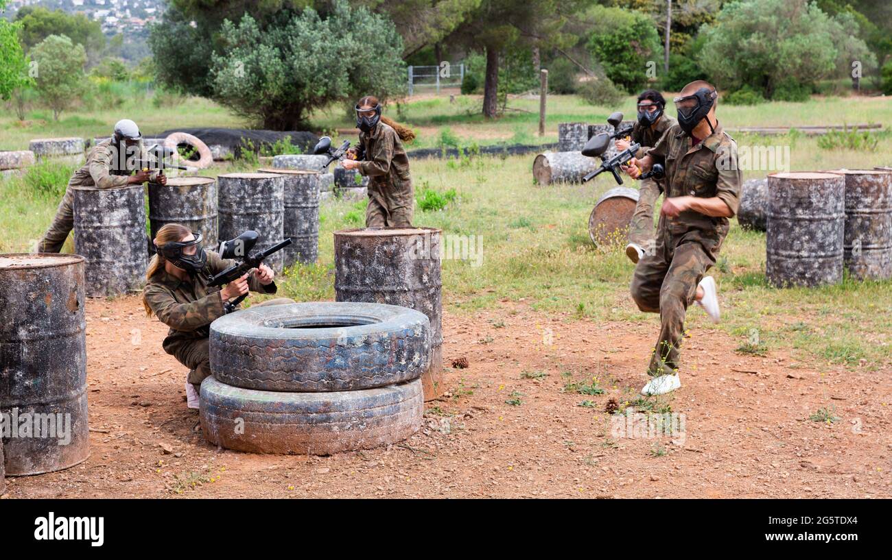 Opposing teams hi-res stock photography and images - Alamy