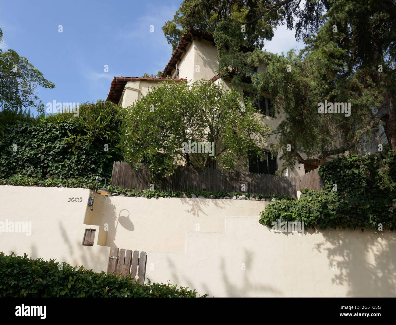 Johnny Lewis Death Photos