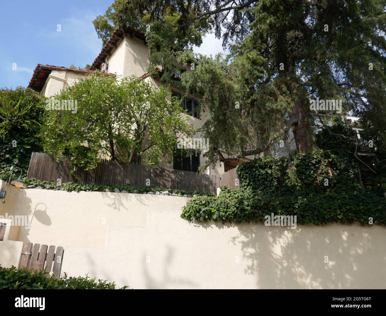 Johnny Lewis Dead Body