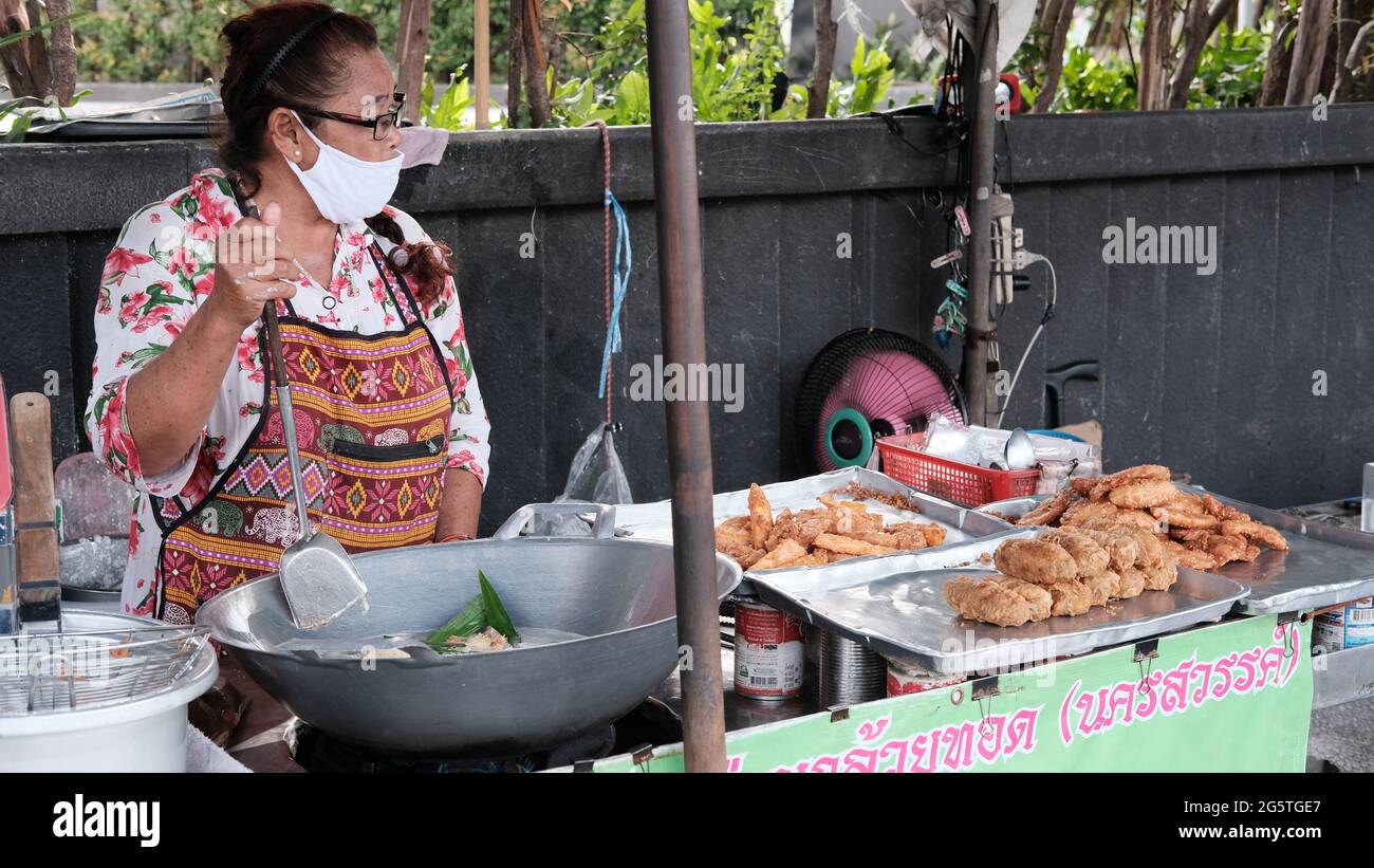 Mrt stations hi-res stock photography and images - Alamy