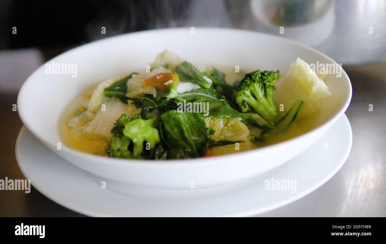 vegetable soup cap cay in bowl. traditional Asian soup cap cay Stock ...